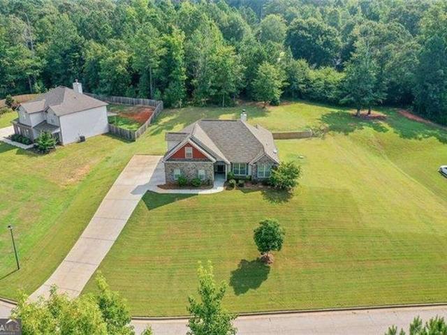 1246 Foxcreek Dr, McDonough, GA 30252