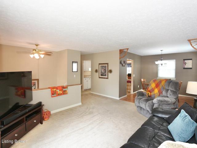 1246 Gail Dr