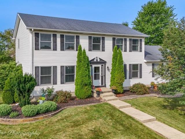 1246 Ivy St, Dekalb, IL 60115