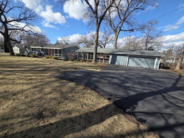 1246 Pinewood Dr, Crystal Lake, IL 60014