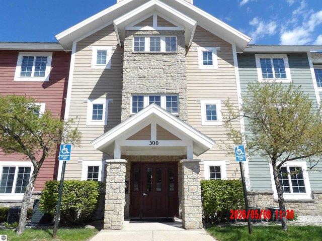 1246 Sunnyside Dr Apt 306, Cadillac, MI 49601