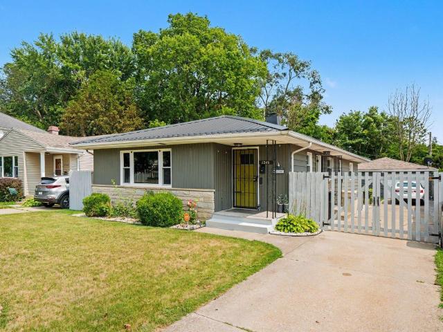 1246 Woodlawn Boulevard