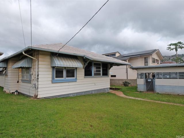 1246 15th Ave, Honolulu, HI 96816 | Compass