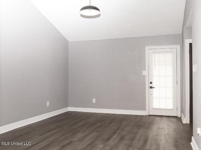 12476 Briarwood W Drive