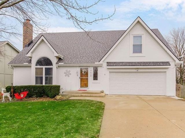 12479 S Twilight Ln, Olathe, KS 66062