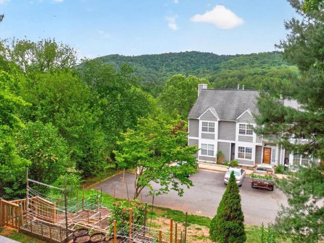 1247 Maple View Dr