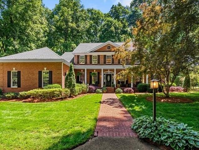 1247 Blackberry Ridge Rd, High Point, NC 27265