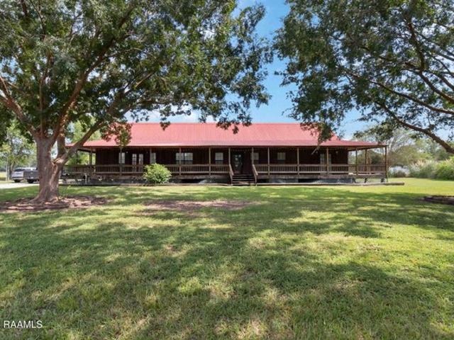 1247 Declouet Hwy, Breaux Bridge, LA 70517