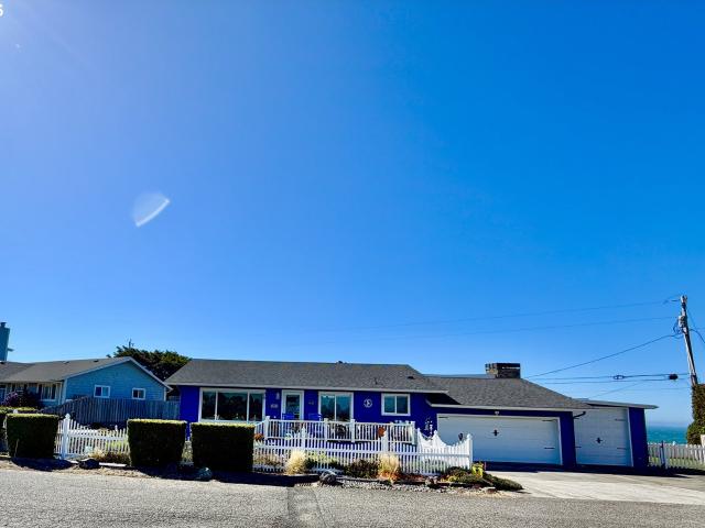 1247 iris st
