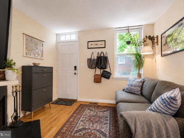 1247 Knox Court