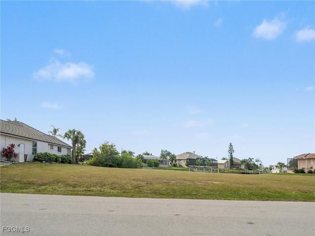 1247 Pine Siskin Dr, Punta Gorda, FL 33950 | MLS #2025024 | Compass