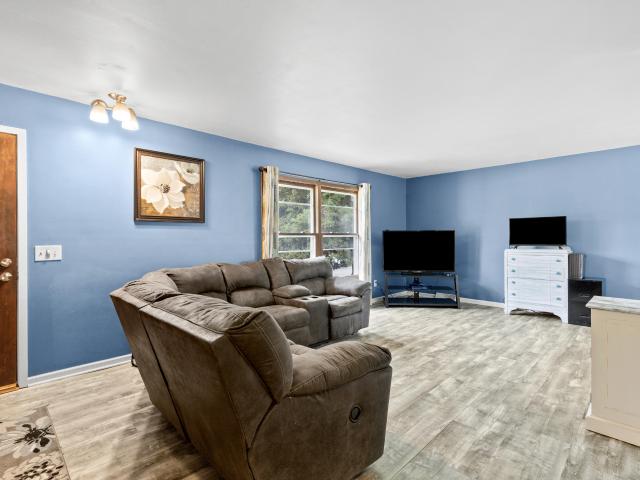 1247 River Park W Cir