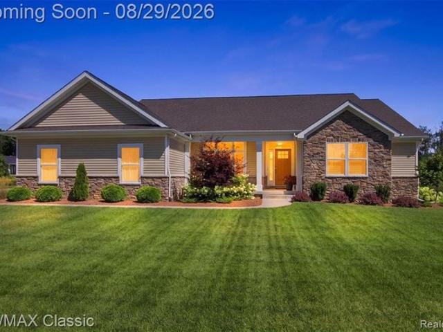 1247 Timberleaf Dr, Brighton Township, MI 48114