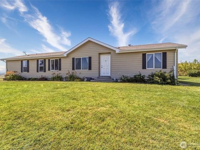 1247 Watson Loop, Touchet, WA 99360