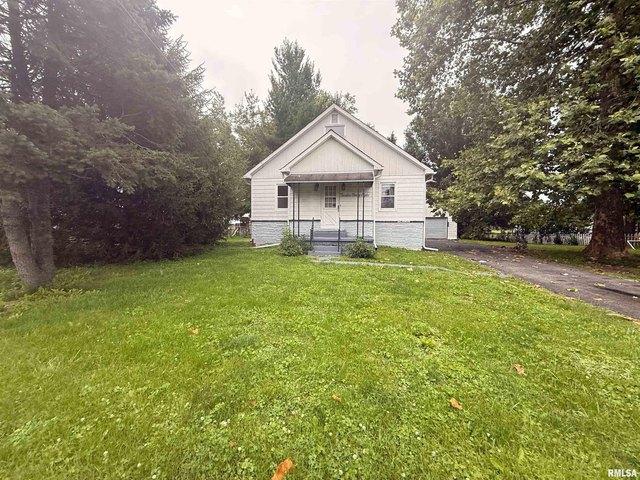 1248 N 7th St, Riverton, IL 62561