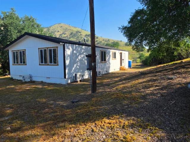 1248 Crane Ln, Squaw Valley, CA 93675 | MLS #645911 | Compass