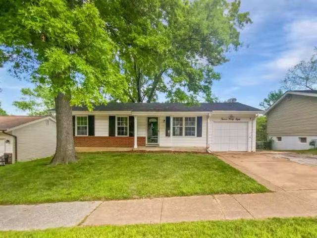 1248 Green Knoll Dr, Fenton, MO 63026 MLS 25014414