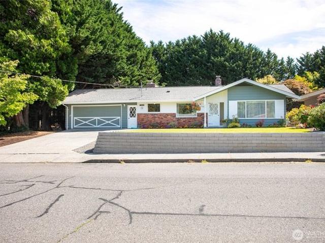 1248 Kenoyer Dr, Bellingham, WA 98229