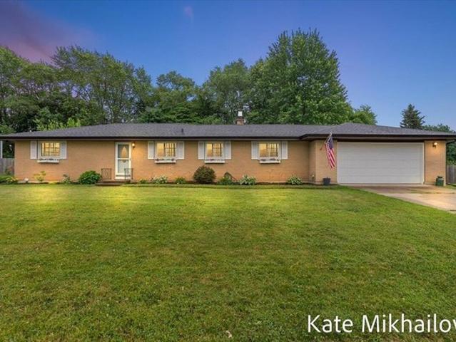1249 Chalmers Dr, Battle Creek, MI 49015
