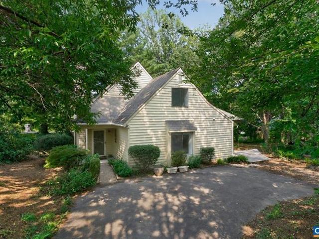 1249 Gristmill Dr, Charlottesville, VA 22902