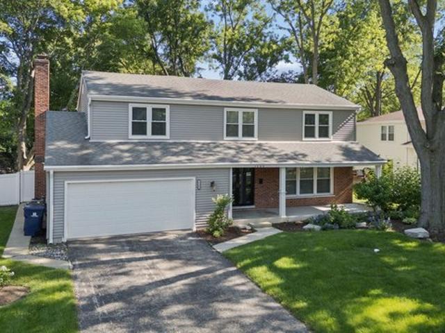 1249 Stonegate Rd, Naperville, IL 60540