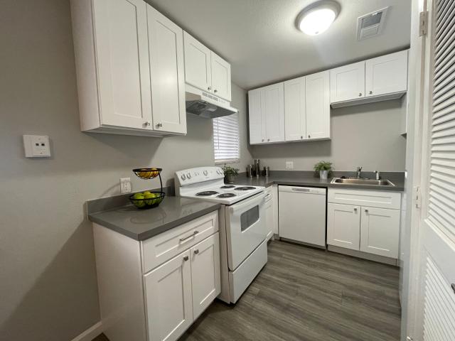 1249 Stratford Circle