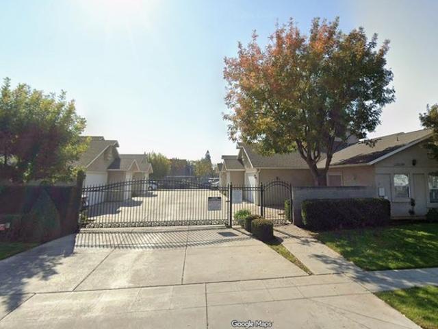 1249 W Spruce Ave, Fresno, CA 93650