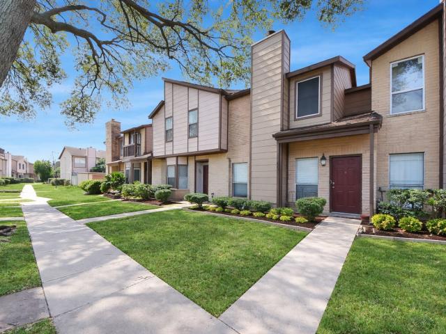 12400 Brookglade Cir, Unit 33, Houston, TX 77099 | MLS #21270 | Compass