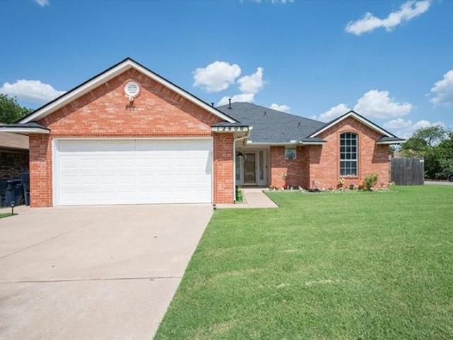 12400 Fox Run Dr, Oklahoma City, OK 73142