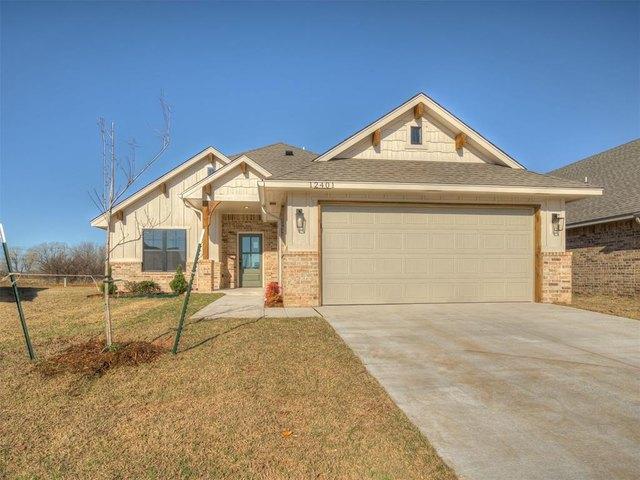 12401 Dolche Vita Dr, Yukon, OK 73099