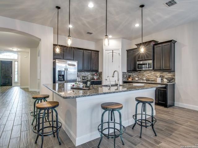 12402 Loving Ml, San Antonio, TX 78253