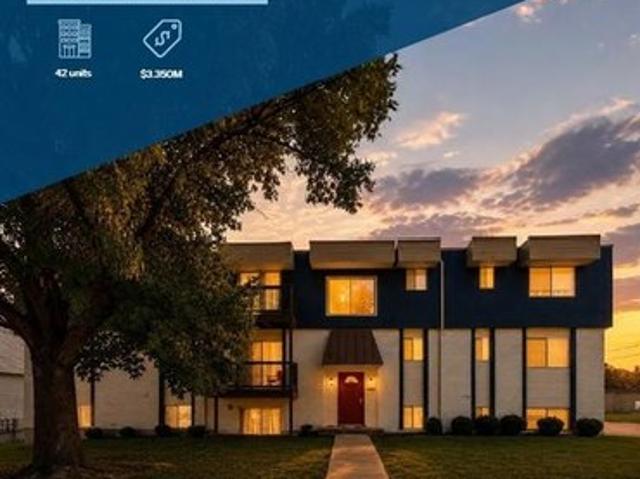 12407 E 43rd St S, Independence, MO 64055