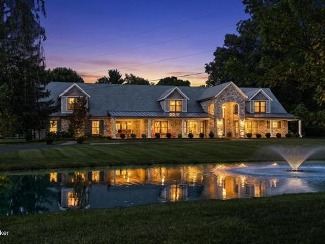 12407 Lucas Ln, Anchorage, KY 40223