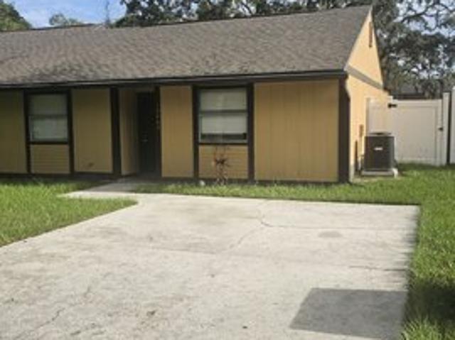 12405 Shearwater Dr, New Port Richey, FL 34654