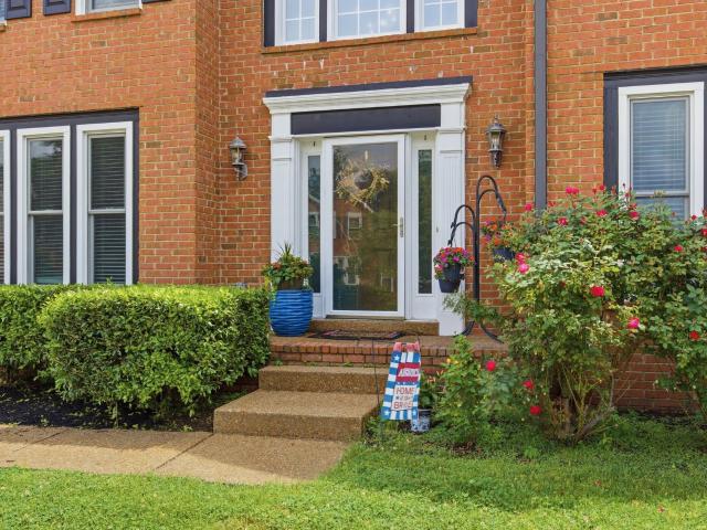 1240 Buckingham Cir