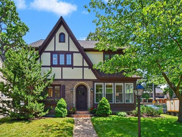 1240 Benjamin Ave SE, Grand Rapids, MI 49506