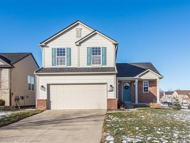 1240 Callaway Ct, Oceola Township, MI 48843