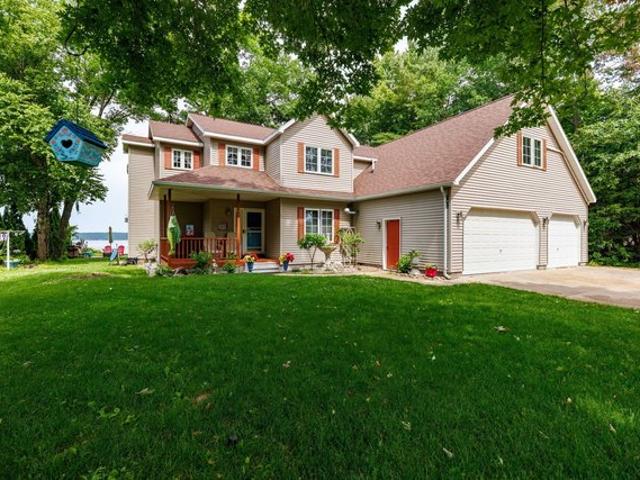 1240 Crist Isle Dr, Cheboygan, MI 49721