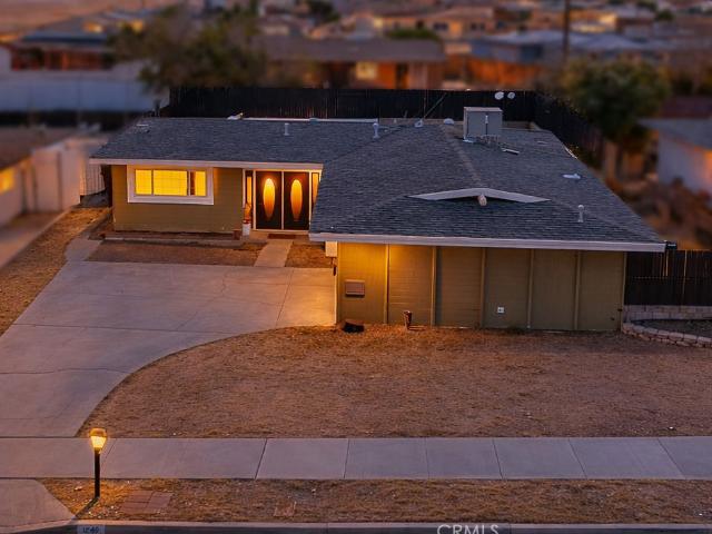 1240 E Navajo
