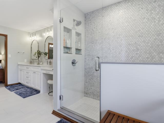 1240 Eagle View Court