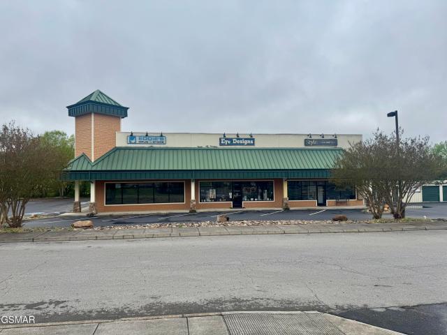 1240 Fox Meadows Boulevard 6