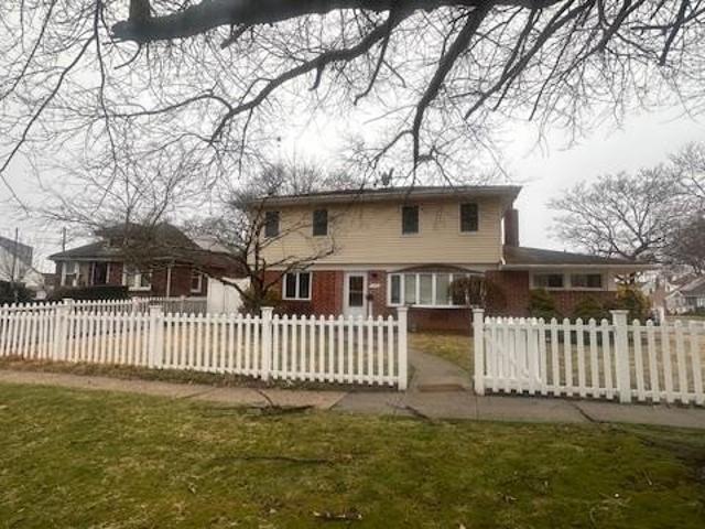 1240 Langdon Blvd, Rockville Centre, NY 11570