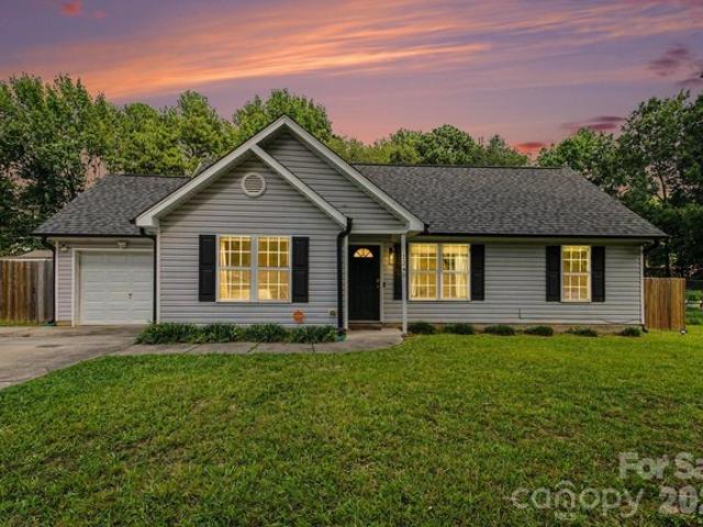 1240 Log Cabin Rd, Charlotte, NC 28213