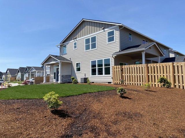 1240 S 11th St, Independence, OR 97351