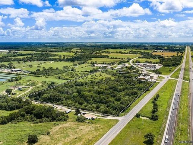 1240 Slaughter House Rd, Flatonia, TX 78941