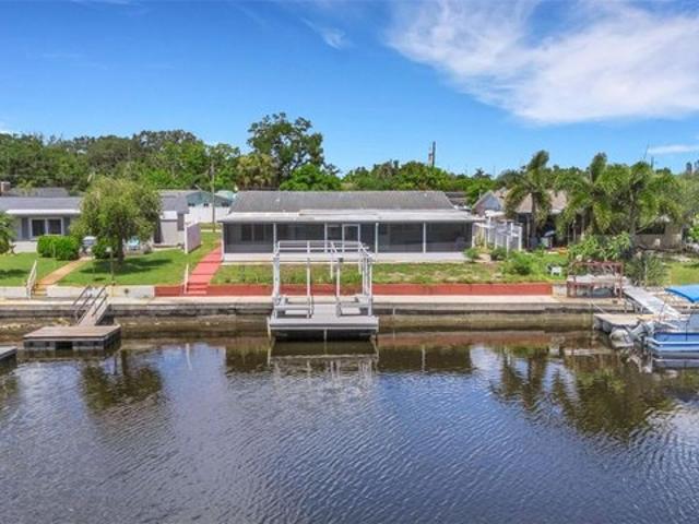 1240 Trunkfish Dr, Holiday, FL 34690