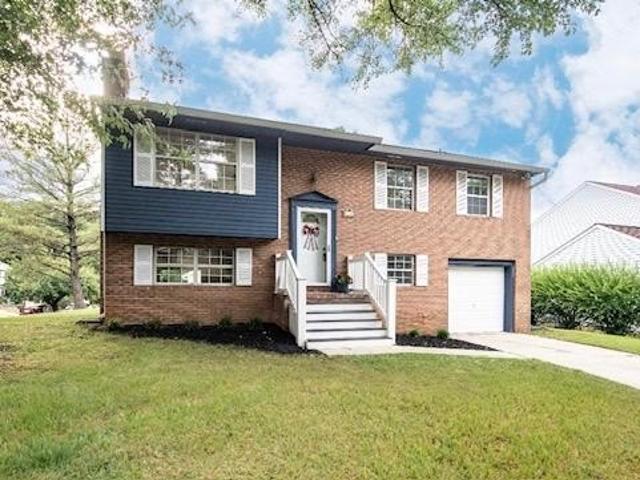 1240 Viking Dr N, Arnold, MD 21012