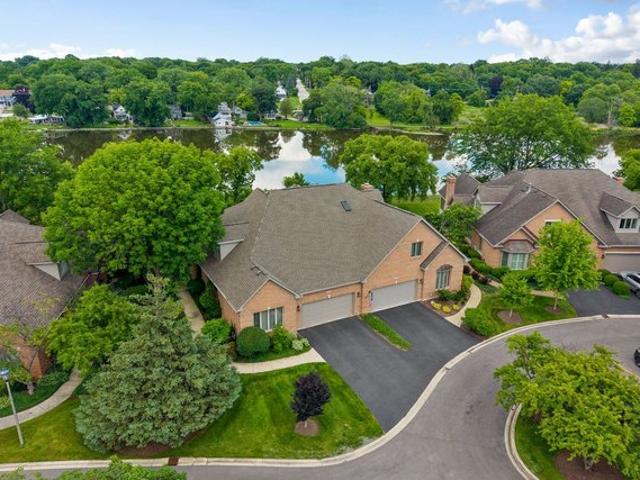 1240 Willowgate Ln, Saint Charles, IL 60174