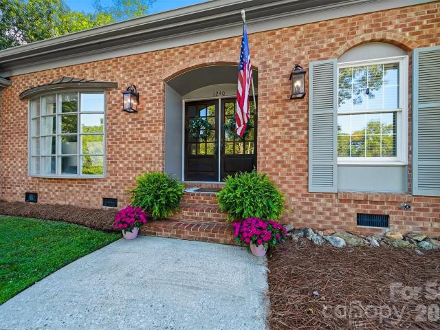 1240 10th Street Lane NW