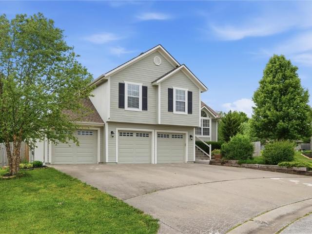 12411 Live Oak Circle